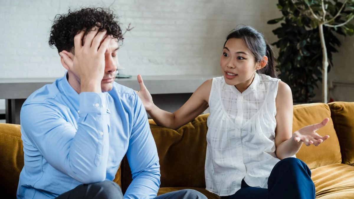 10 Types of Gaslighting in Relationships & How to Recognize Them ...